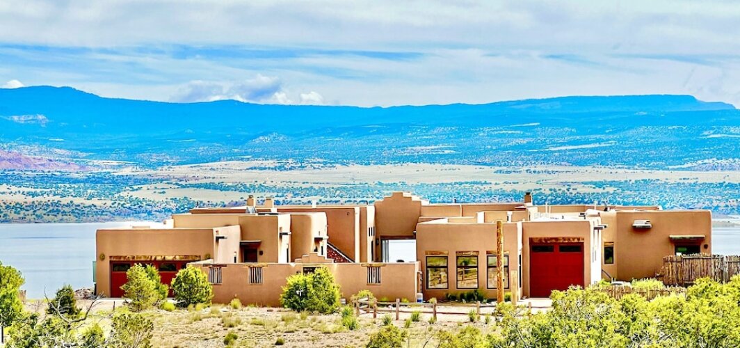 The Grand Hacienda Inn - Abiquiu, NM