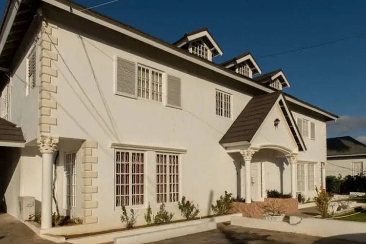 Lawrence Pool House - Montego Bay