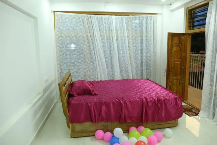 Thodupuzha 4-bhk Luxury Home Awy From Home - Thodupuzha