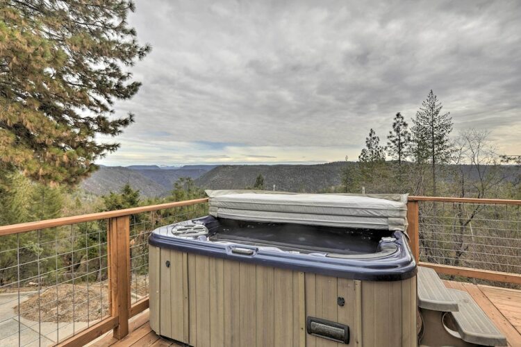 Homey Colfax Getaway W/ Private Hot Tub! - Grass Valley, CA