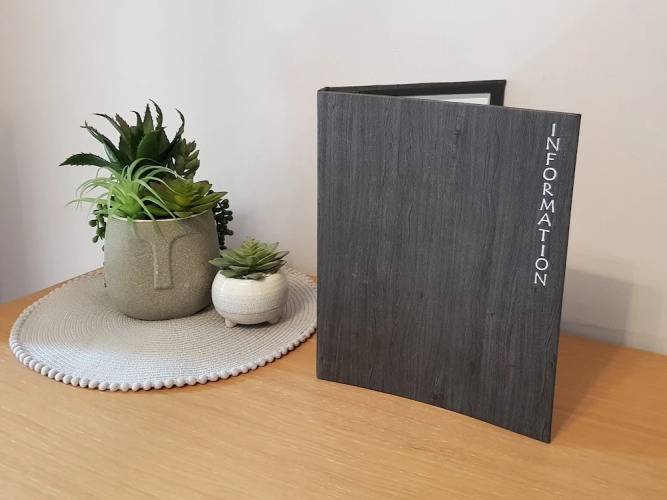 Stonehenge Courtyard - Amesbury