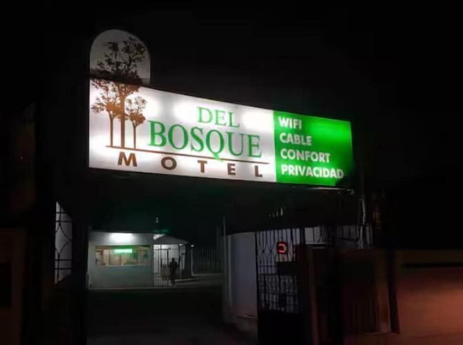 Motel Del Bosque - Imperial Beach, CA