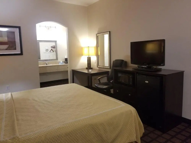 Executive Inn & Suites - Mount Pleasant, TX