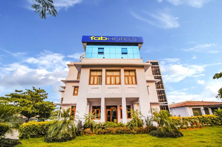 Kumar's White House Hotel - Mysore