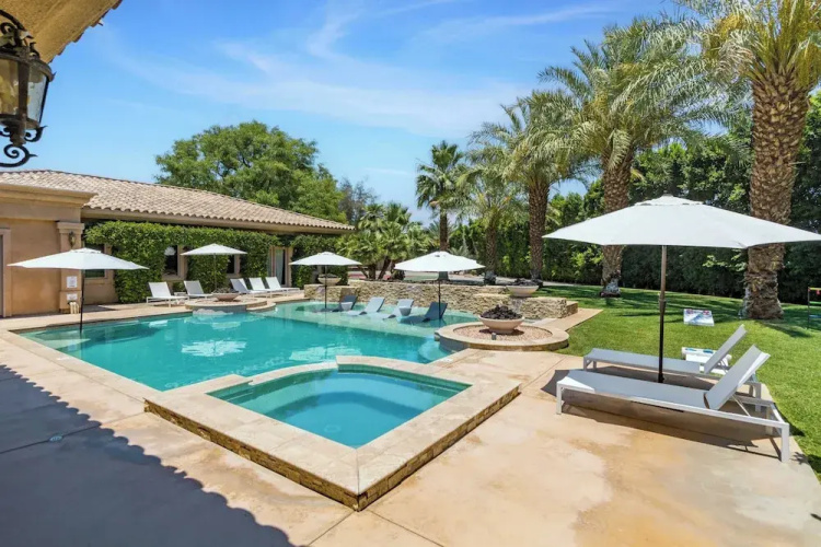 The Date Palm Estate By Avantstay Expansive Estate W/ Game Room, Backyard Oasis W/ Pool & Spa - Indio, CA