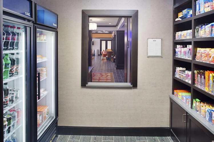 Hampton Inn & Suites Lansing West - Lansing, MI