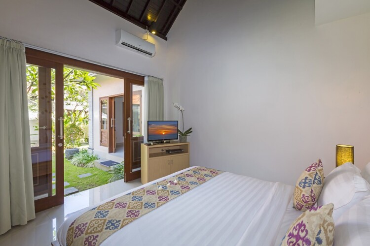 Kubal Villa And Living Seminyak - Kuta