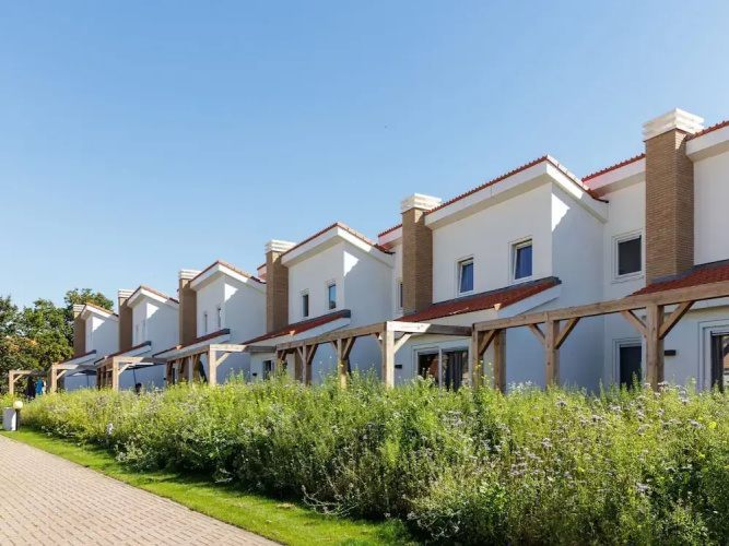 Modern, Semi-detached Holiday Home, On A Holiday Park, Only 4.5 Km. From Sea - South Holland
