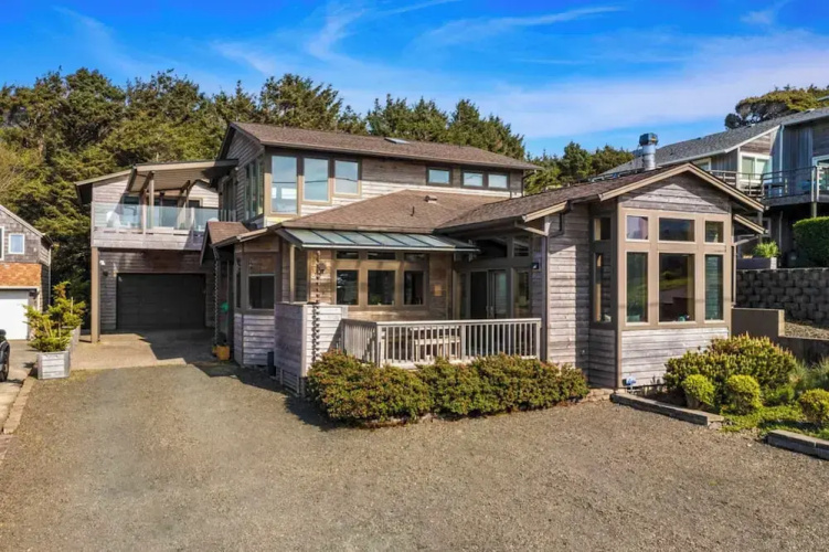 The Castle Rock Estate By Avantstay Steps From Arch Cape Beach W/ Hot Tub & Sauna - Cannon Beach, OR