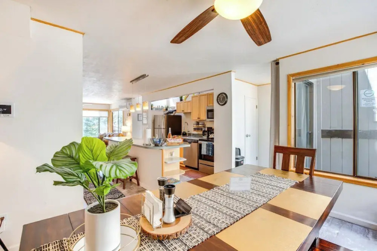 Tahoe Area Townhome W/ Hot Tub Access, Near Skiing - Stateline, NV