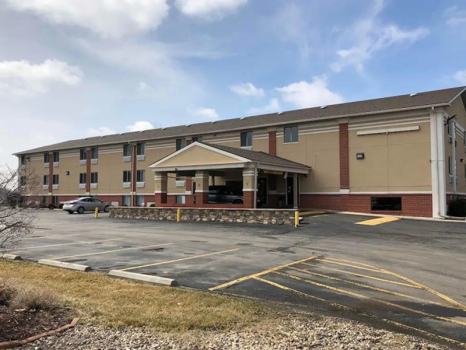 Countryside Inn & Suites - Council Bluffs, IA