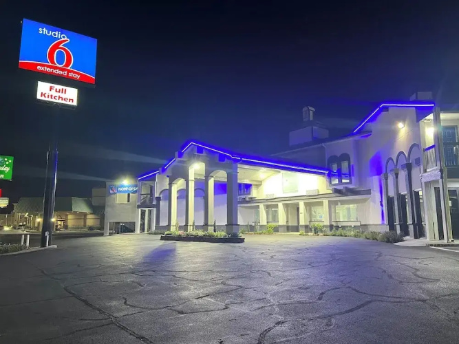Studio 6 Tulsa, Ok Central - Tulsa, OK