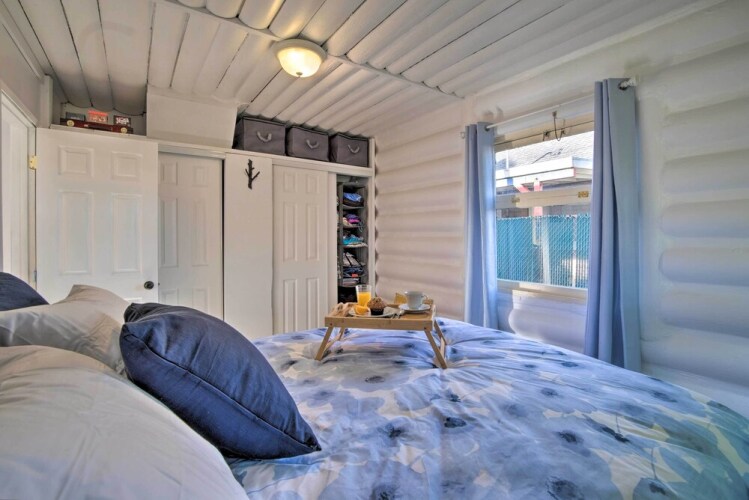 Unique Dog-friendly Log Cabin: Short Walk To Ocean - Crescent City, CA