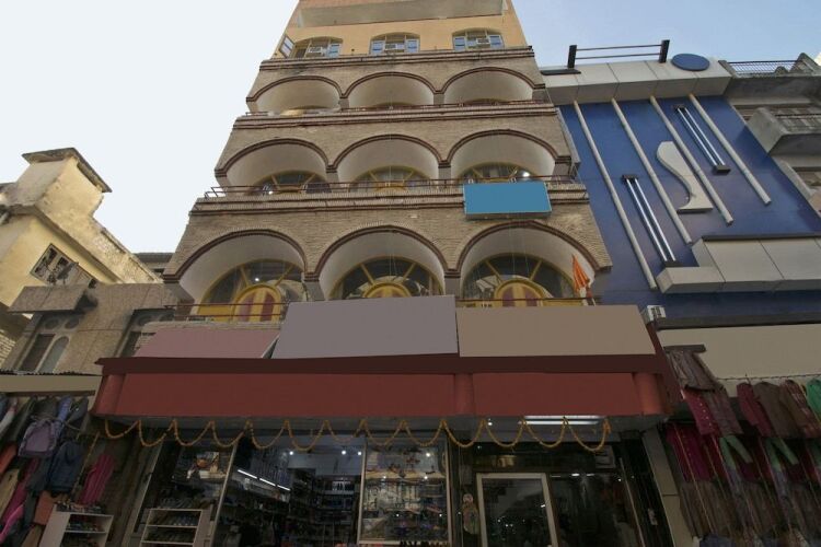 Oyo Flagship 23665 Hotel Ajay - Jammu