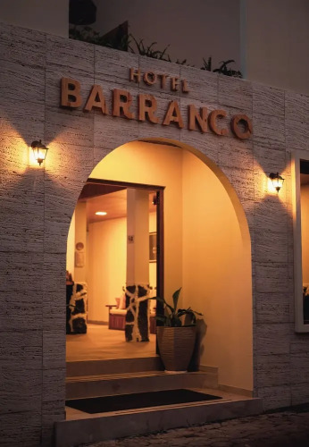 El Barranco Galapagos - Puerto Ayora