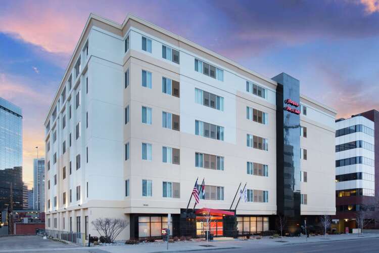 Hampton Inn & Suites Denver-downtown - 오키나와현