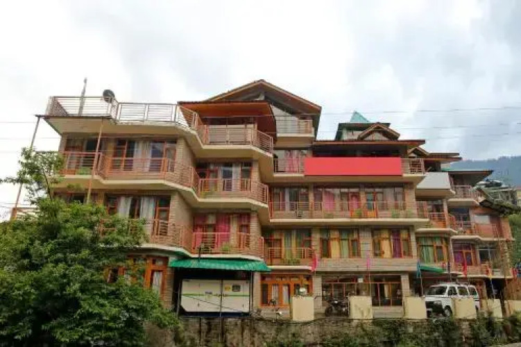 Oyo 5736 Nirmal Chhaya - Manali