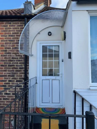2 Bed 1st Floor Apartment-own Entrance & Parking - Portsmouth