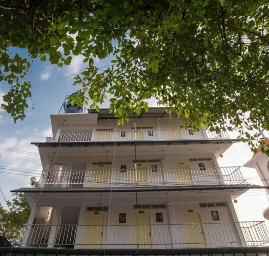 Gems9 Airport Hotel - Kochi