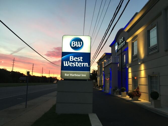Best Western Bar Harbour Inn - Seaford, NY