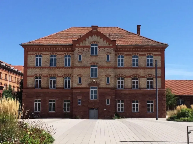 Amelie N°1 Hotel & Appartements - Landau