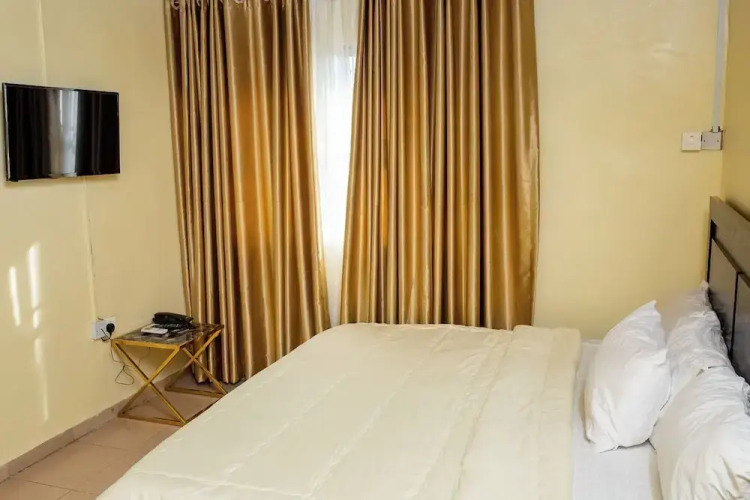 Nola's Lounge - Lagos, Nigeria