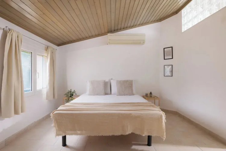 Country Attic - Керкира, Греция