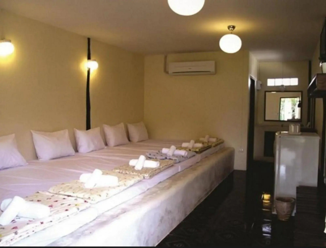 Lumphachi Lakehill Resort - Suan Phueng District