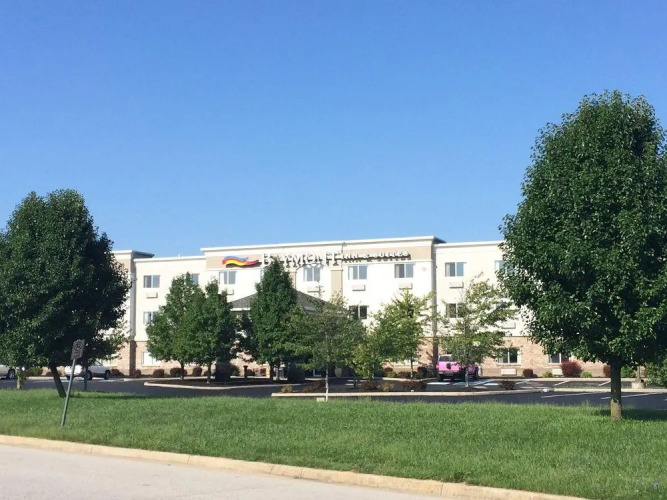 Baymont Inn & Suites Noblesville - 노블스빌