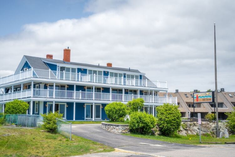 935 Ocean A Beachside Inn - Exeter