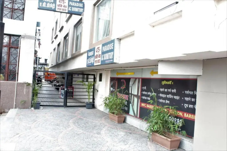Paradise Ac Dormitory - Bareilly