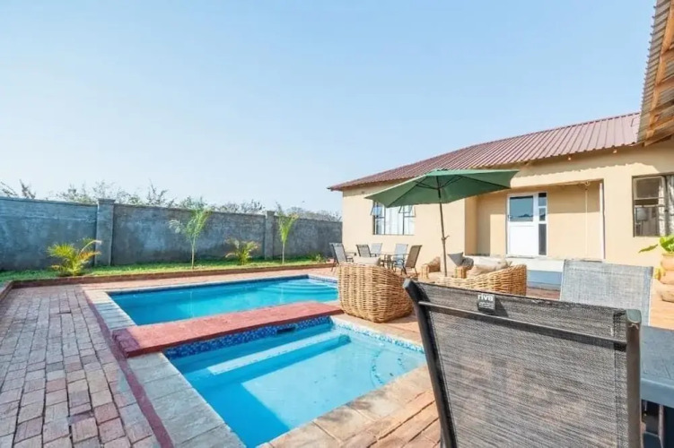 The Crescent Victoria Falls - Victoria Falls