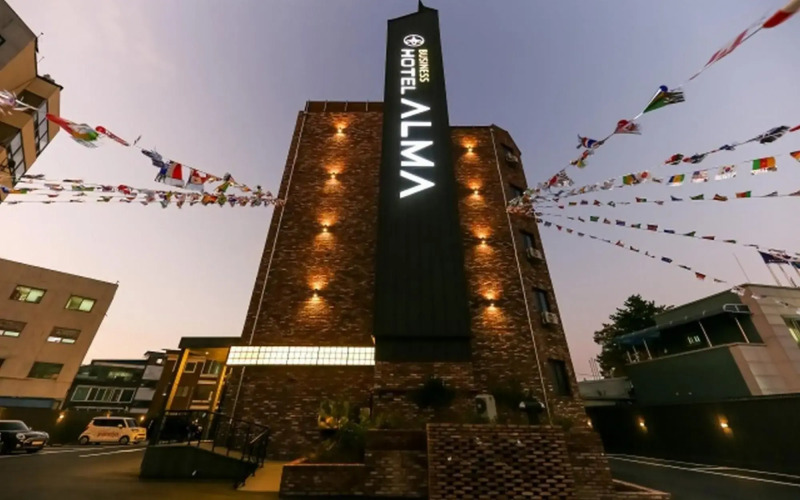 Jincheon Alma Business Hotel - 광혜원면
