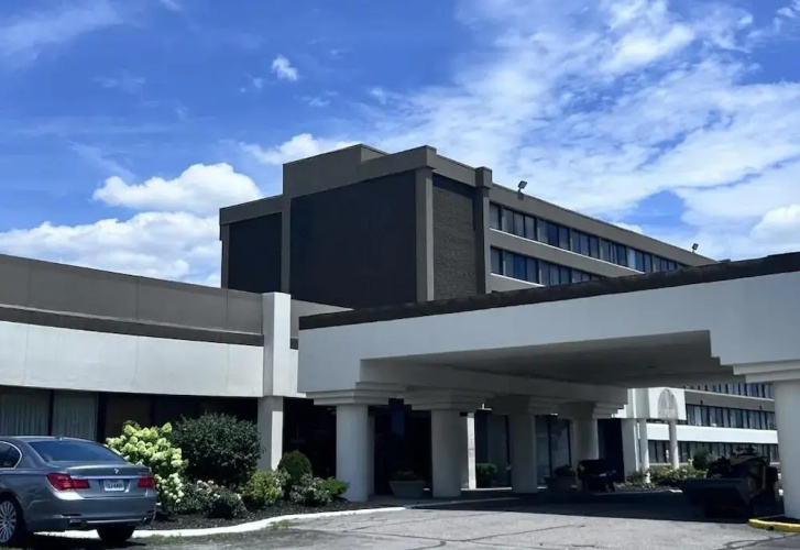 Indy Hotel - Indianapolis, IN