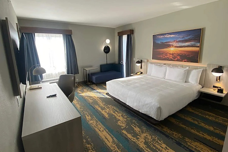 La Quinta Inn & Suites By Wyndham Desoto - DeSoto, TX