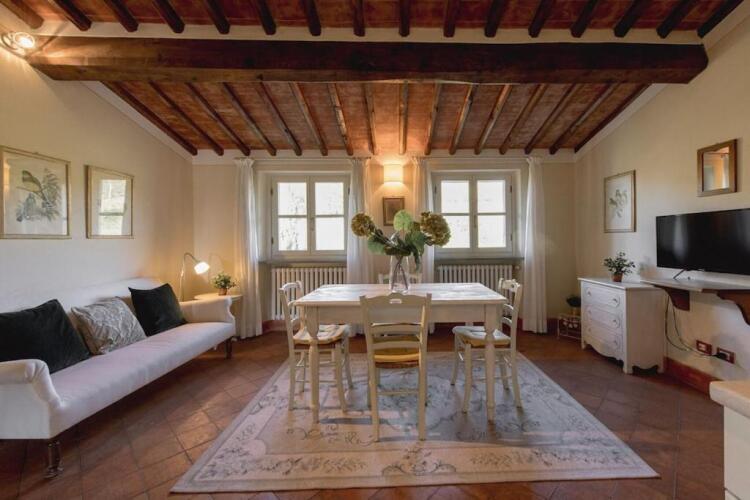 Pietro Farmhouse Apartment In Wine Resort In Lucca - Lucques