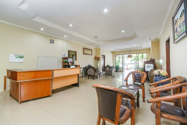 Urbanview Hotel Cendrawasih Lahat By Reddoorz - Lahat