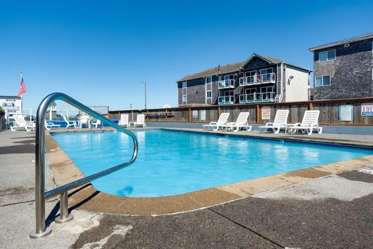 The Tides By The Sea - Cannon Beach