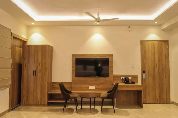 Hotel Ss Grand - Kanpur