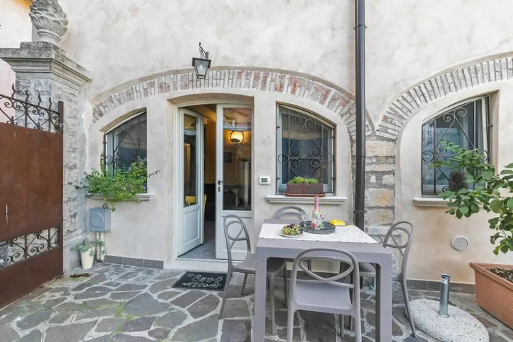Priscilla Apart Sole - Private Parking - Salò
