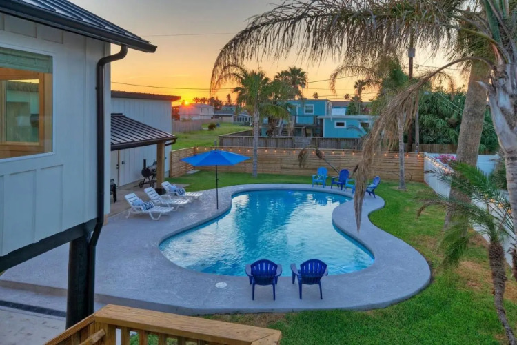 Third Sandbar By Avantstay Guest House, Pool - Port Aransas, TX