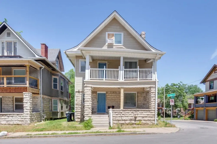 Luxurious 2br Kansas City Condo Near Downtown - Kansas City, MO