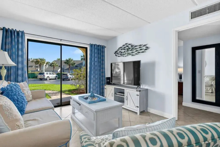 Spacious 2br Resort Condo Beach, Hot Tubs & Family-friendly Fun - St. Augustine Beach, FL