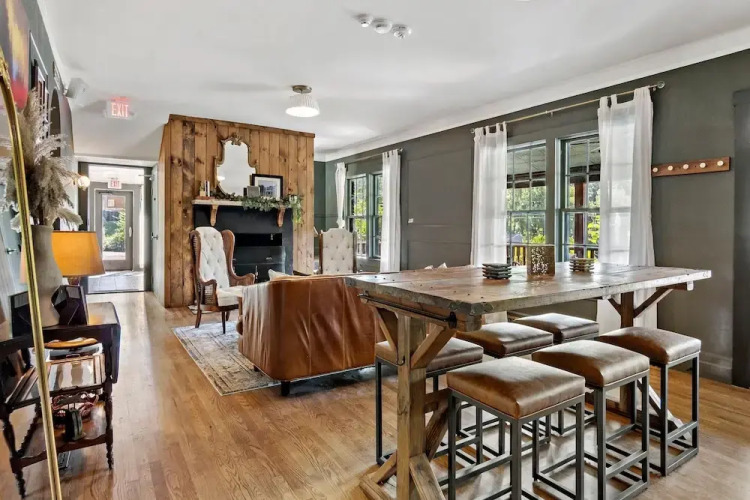 Peri Social House - Black Mountain, NC