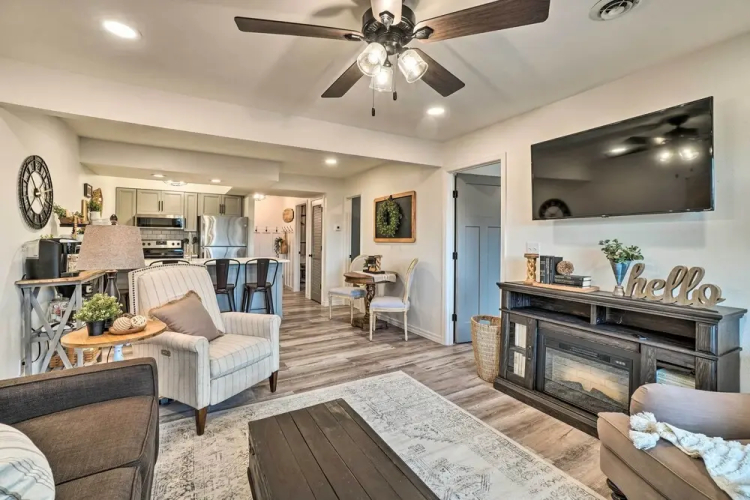 Branson West Condo W/ Balcony & Resort Amenities - Kimberling City, MO