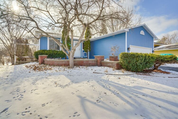Charming Savage Home W/ Yard: 18 Mi To Minneapolis - Farmington, MN