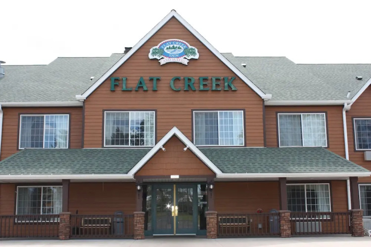 Flat Creek Lodge - Hayward, WI