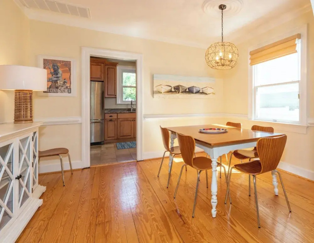 Charming 3 Br North End Beach Cottage One Block To The Beach Private Parking Private Backyard 1478 - Virginia Beach, VA