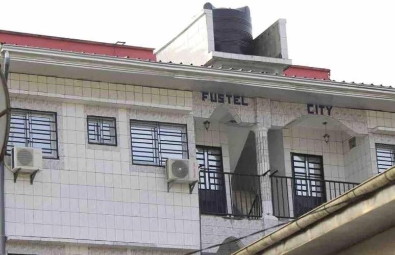 Guesthouse A4 Fustel City Bonamoussadi Santa Lucia - Douala