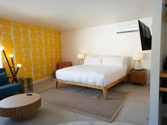 Superior Room, 1 King Bed With Sofa Bed, Kitchen, Pool View - 팜스프링스